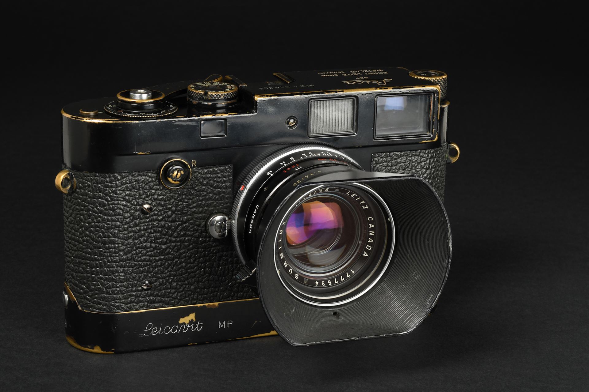 f22fotos | Leica Black Paint Camera